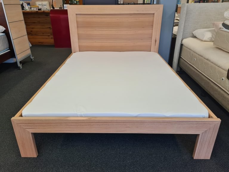 Mitre Bed – Supercraft Bedding